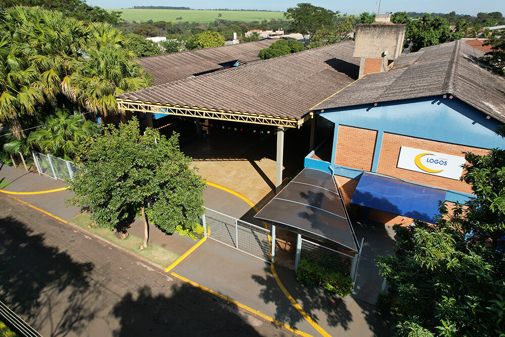 A escola - Colégio Logos