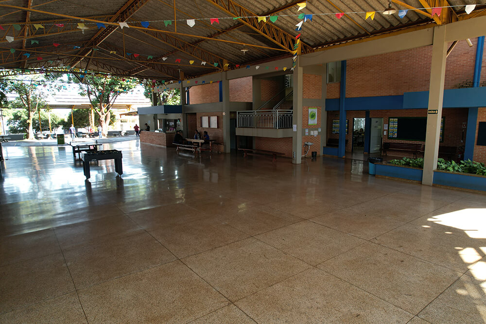 A escola - Colégio Logos